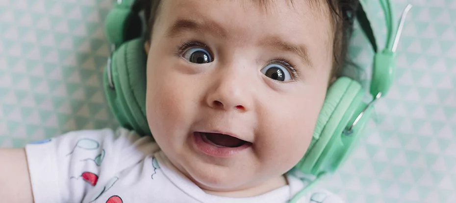 Veja por que você deve cantar canções infantis para seu bebê